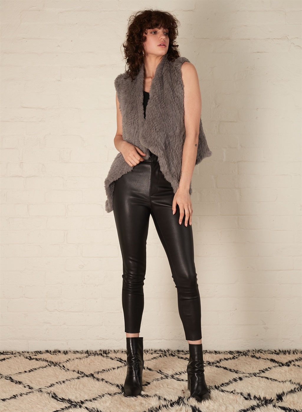 Assure Fur Vest – Esmaee